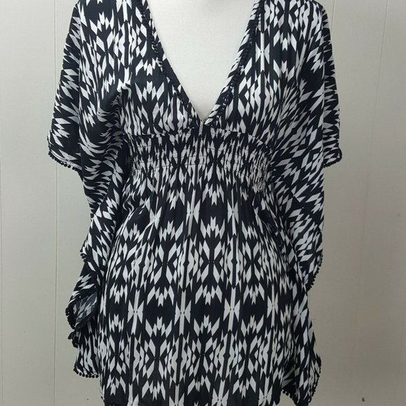 Victoria's Secret | Tops | Victorias Secret Geometric Ruffle Sleeves ...